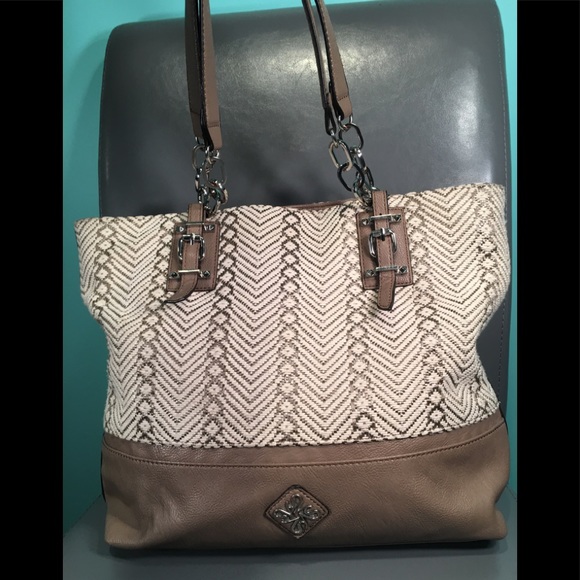 Simply Vera Vera Wang | Bags | Simply Vera Vera Wang Handbag | Poshmark